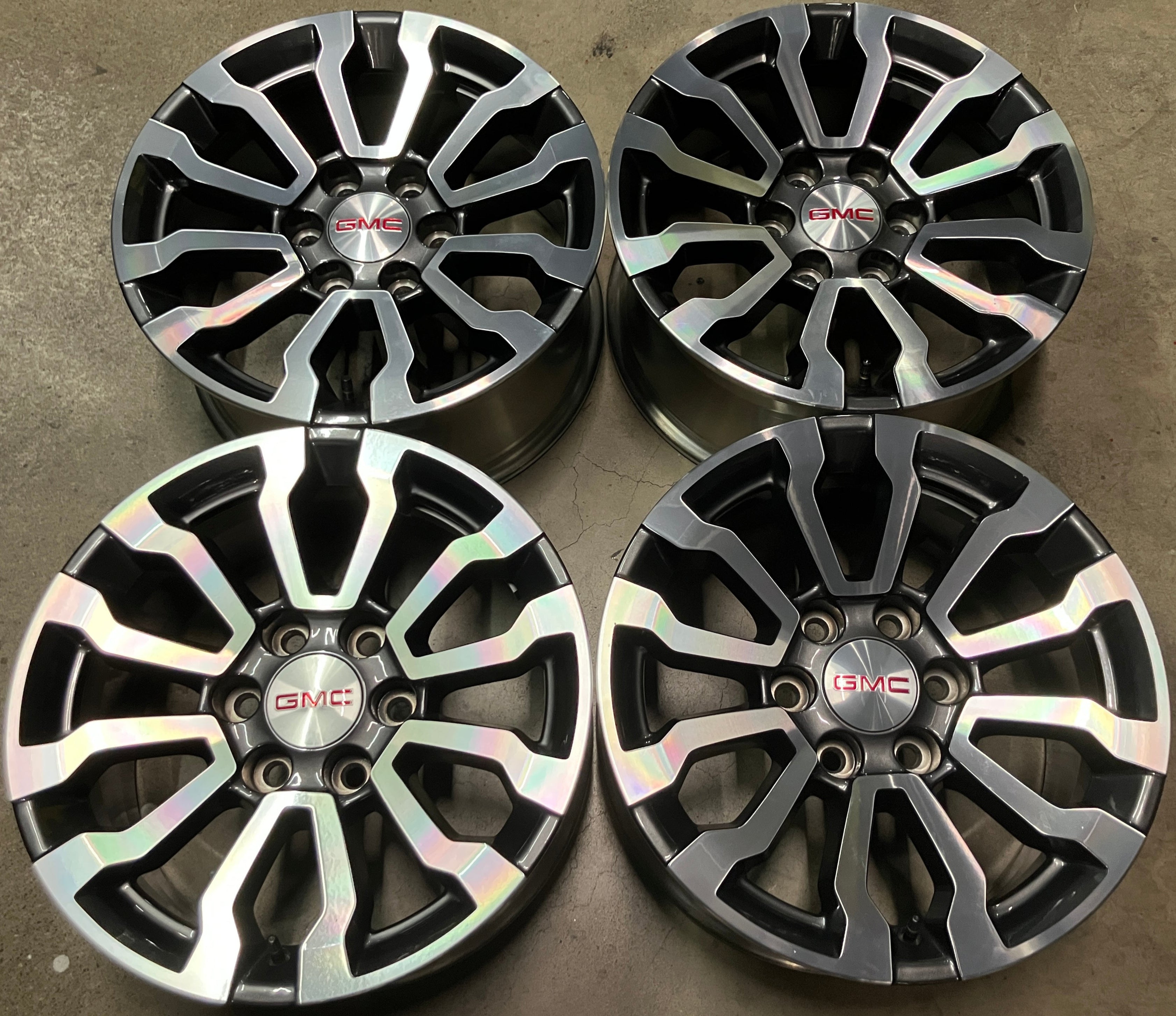 2023 GMC SIERRA AT4 OEM Wheels Rims 18x8.5 +26 Machined Face – Socal Wheels