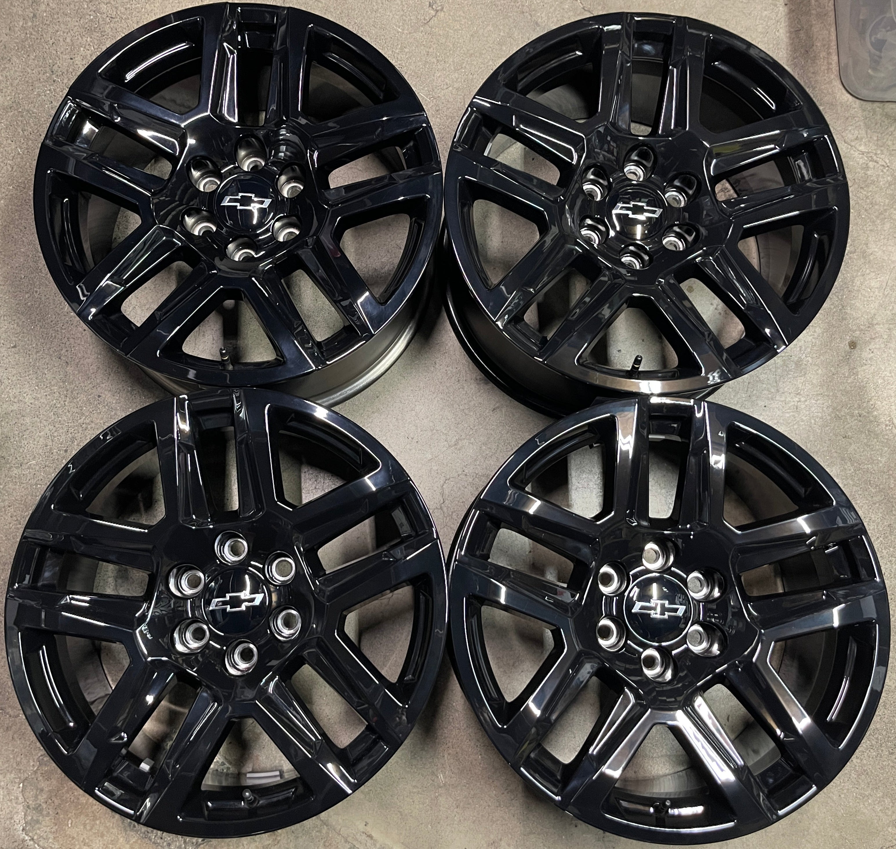 2025 Chevrolet Silverado LTZ OEM Wheels 20x9 6x5.5 +28 Gloss Black ...
