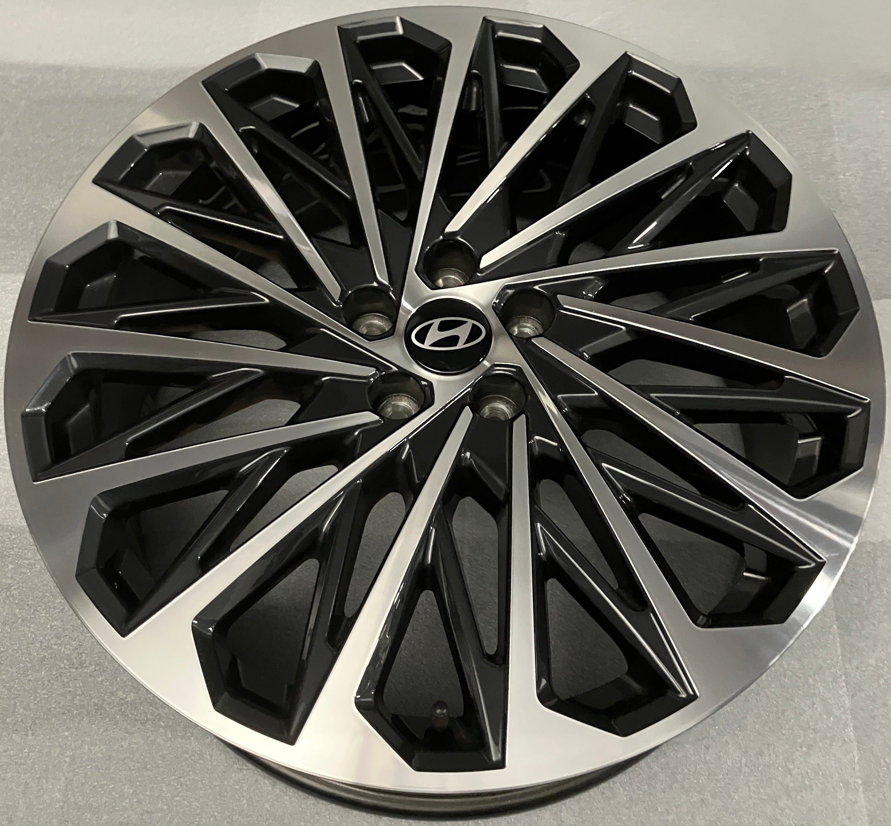 Single (qty 4) 2025 21" Hyundai Palisade OEM wheel rim 52910-P9410 ...