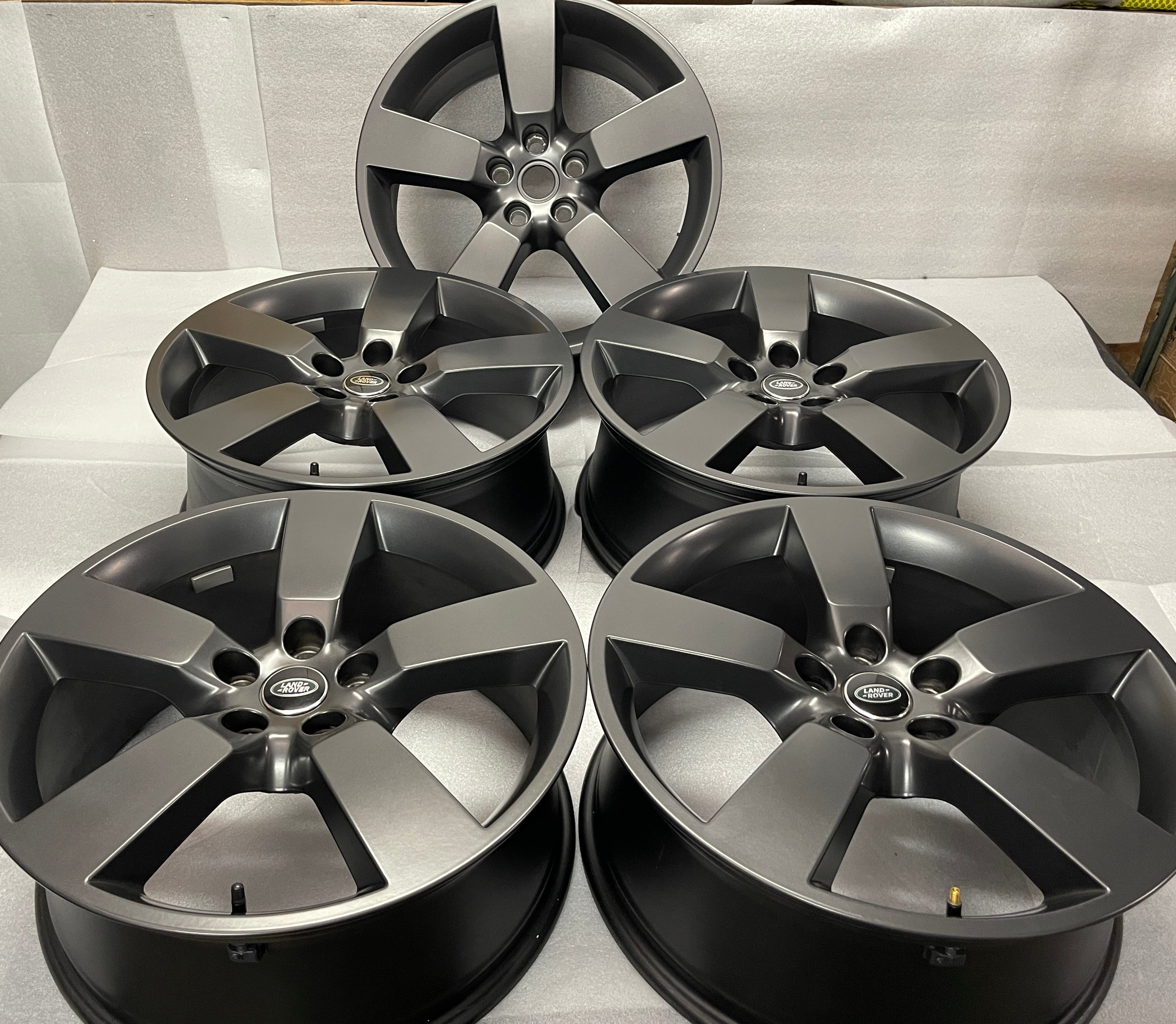 Five 2025 Land Rover Factory 20 Wheels Tires Rims OEM Gray LR4 – Socal ...