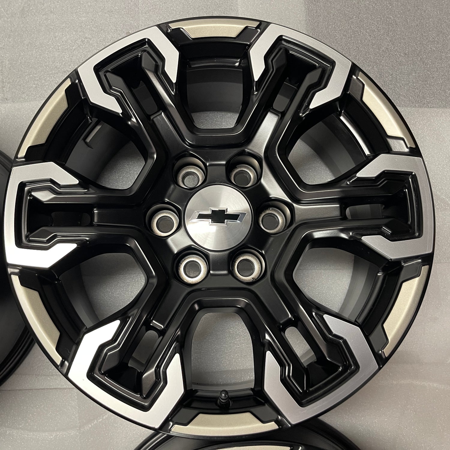 2022-2025 Chevrolet Silverado ZR2 OEM Wheels Rims 18x8.5 +26 Black ...