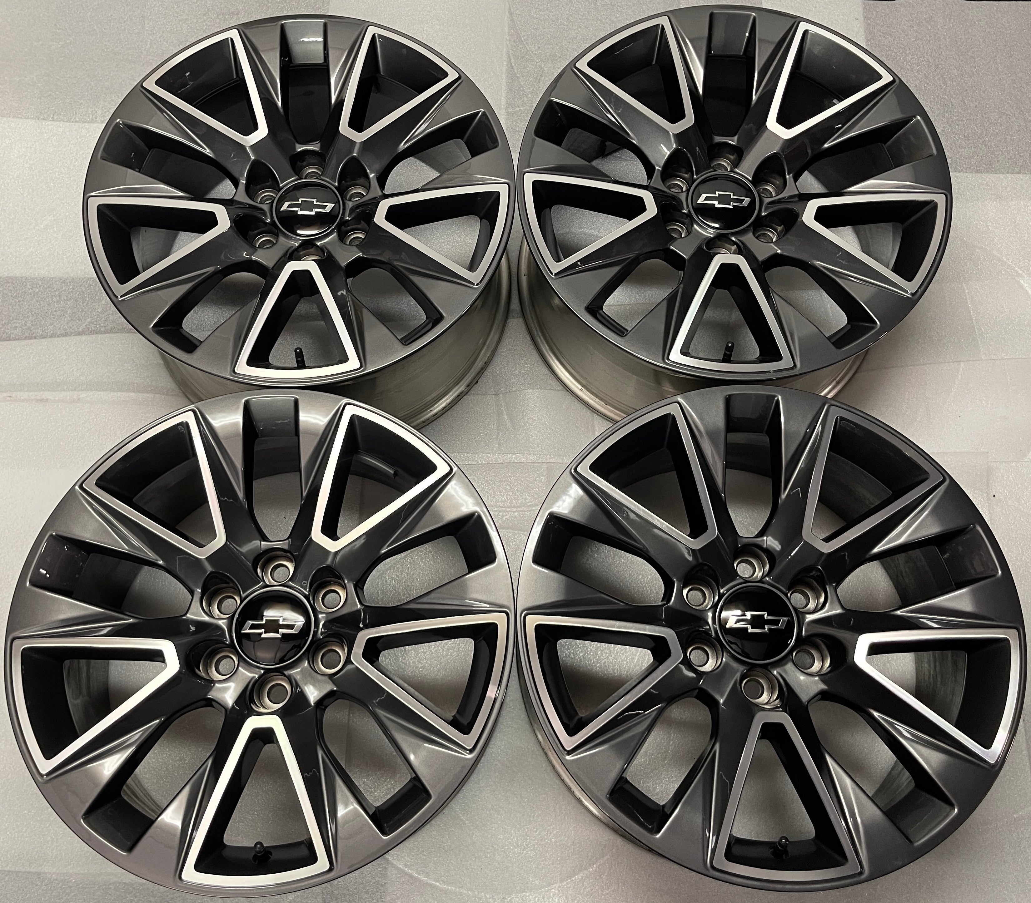 2025 Chevrolet Silverado Z71 OEM Wheels Rims 20x9 +28 Machined Face ...